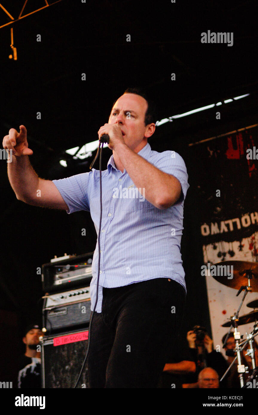 Greg Graffin of Bad Religion performs at the 2007 Vans Warped Tour at ...