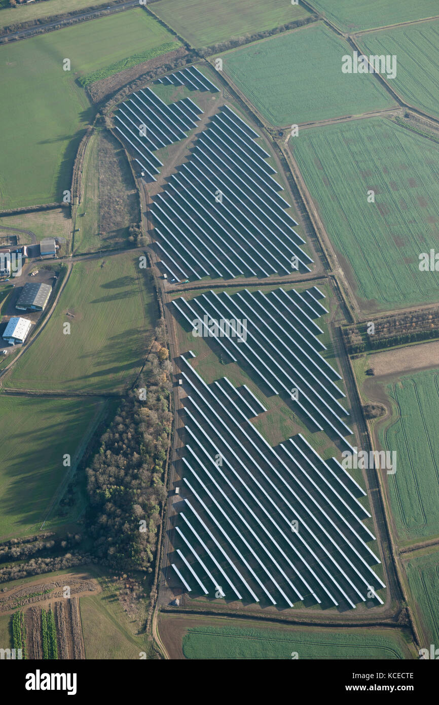 Mega solar farm england hi-res stock photography and images - Alamy