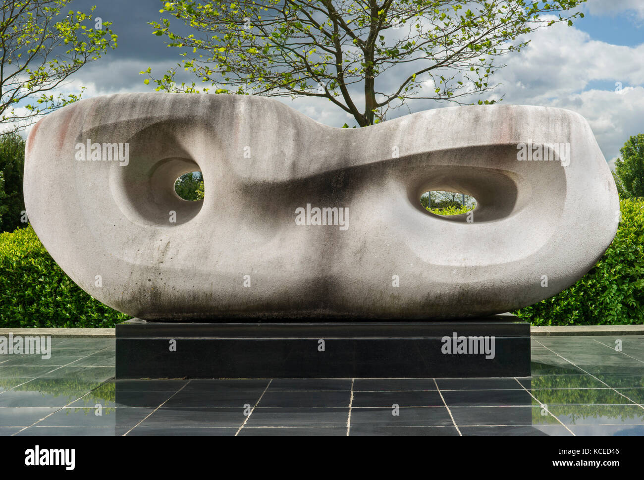 The curved reclining form hi-res stock photography and images - Alamy