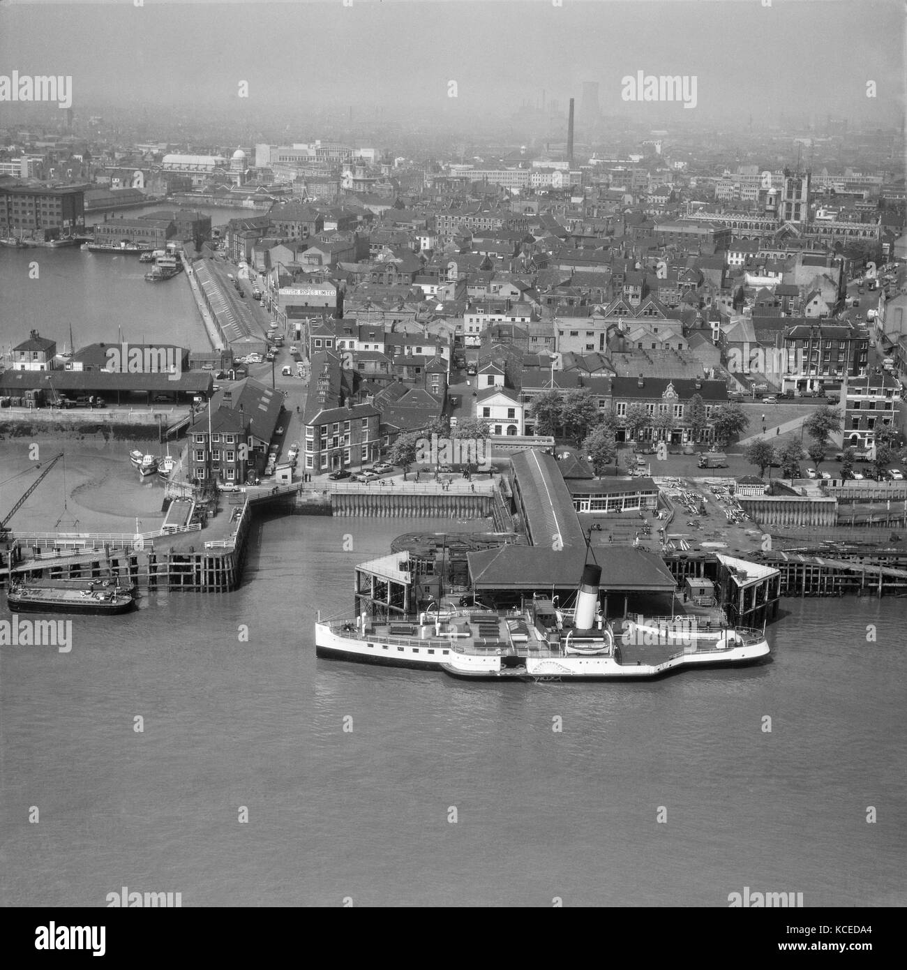 Humber ferry hi-res stock photography and images - Alamy