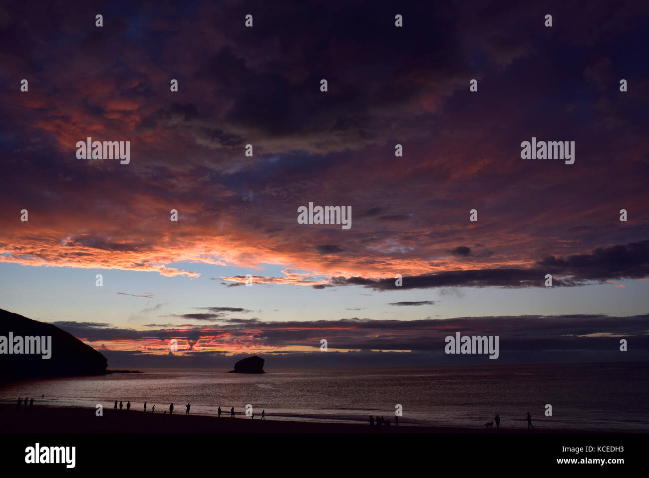 Sunset at Portreath beach, Cornwall Stock Photo - Alamy