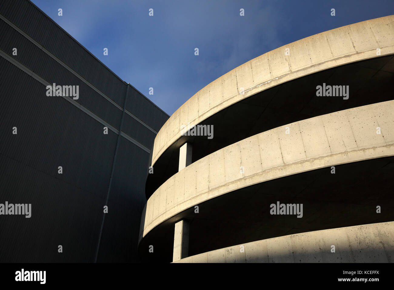 Car Ramp Garage Stock Photos & Car Ramp Garage Stock Images - Alamy