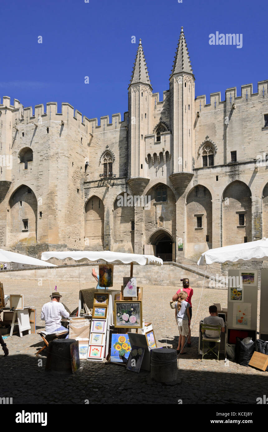 Avignon architecture hi-res stock photography and images - Alamy