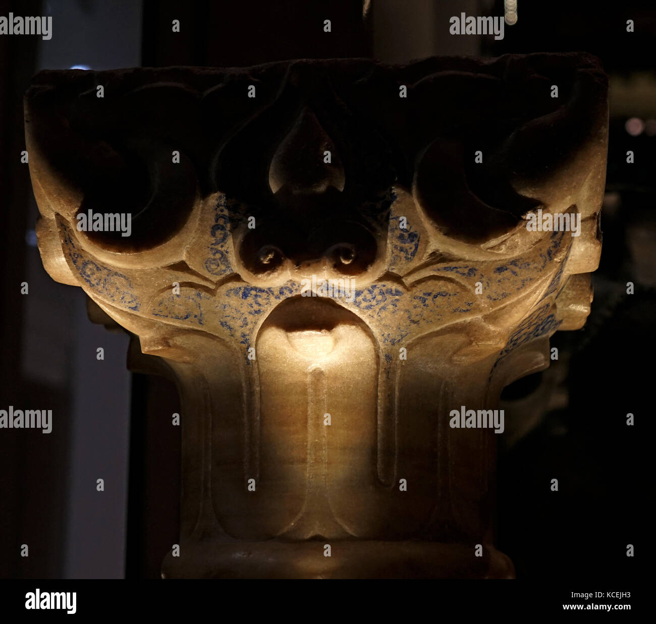 Islamic architecture: Capital from a column or pillar, with Realistic ...