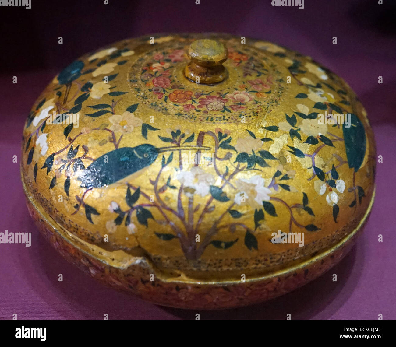 18th century, Mughal Powder bowl from Kashmir, India Stock Photo - Alamy
