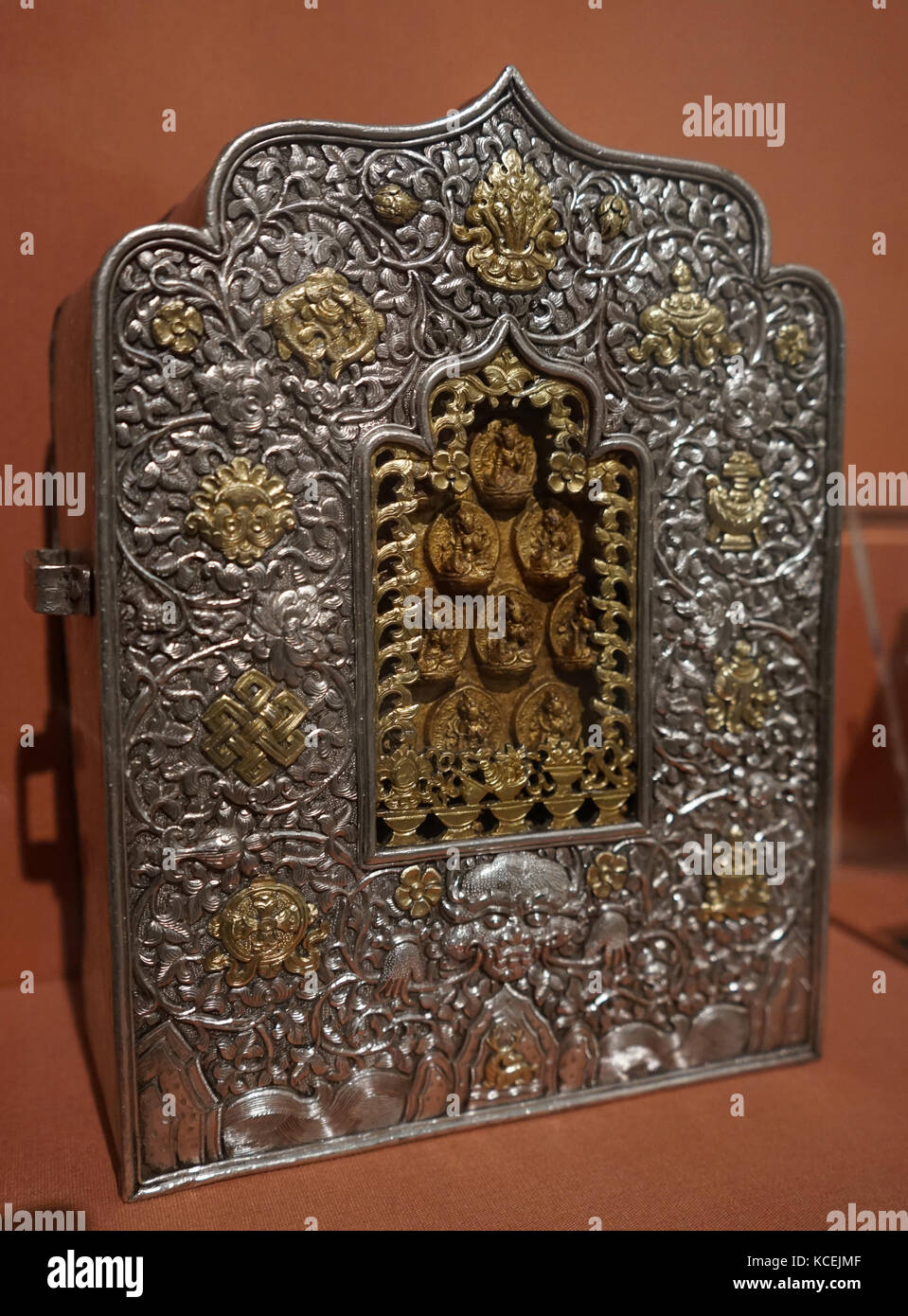Amulet Container (Ga'u) 1900-1920. Men wore this type of shrine-shaped ...