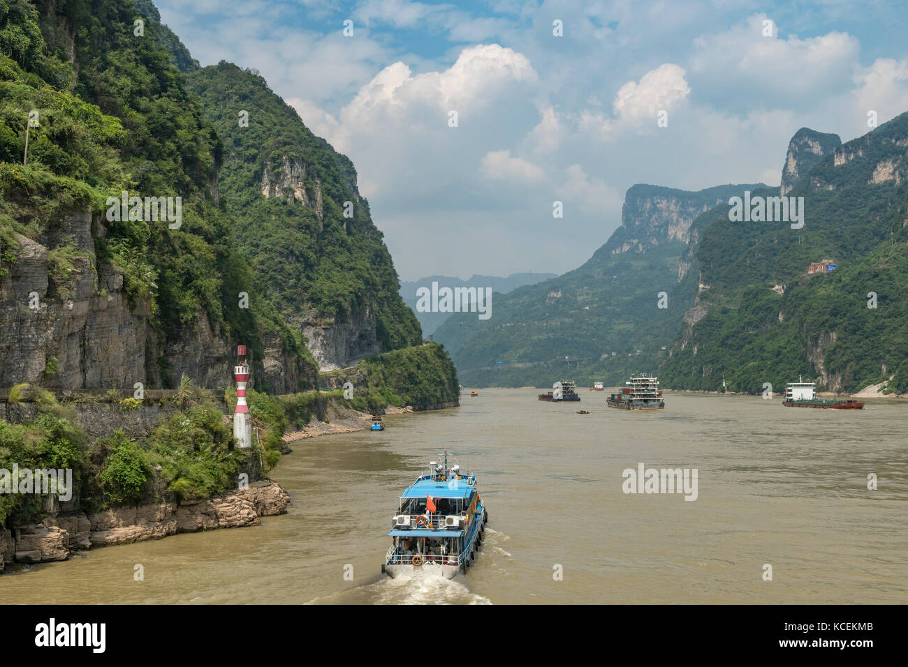 Xiling Gorge, Yangtze River, Hubei, China Stock Photo: 162591979 - Alamy