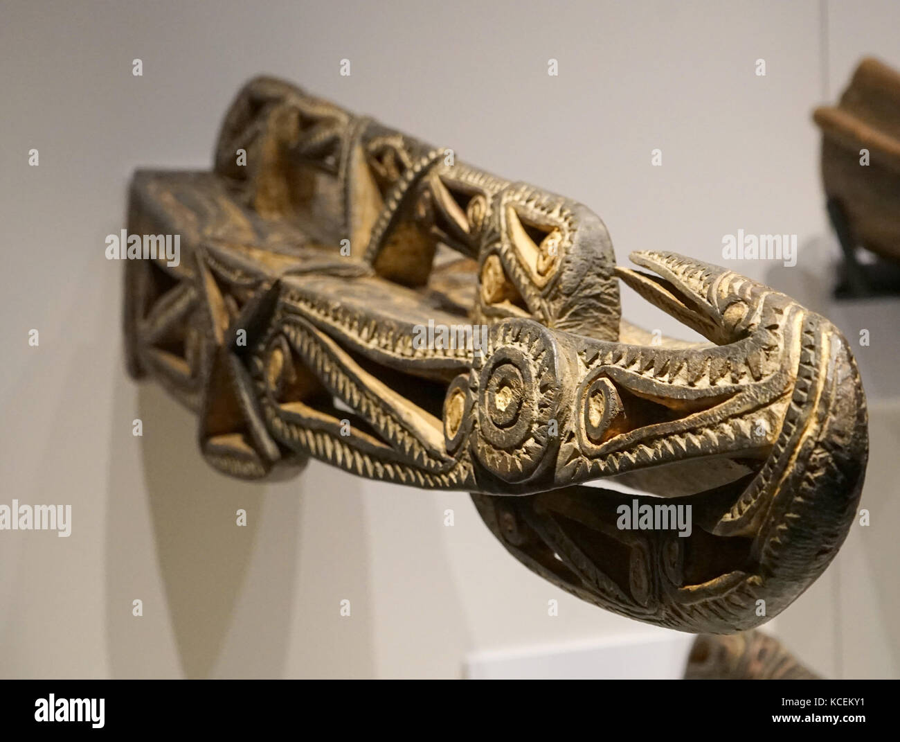 Canoe prow from Papua New Guinea. Dated 20th Century Stock Photo - Alamy
