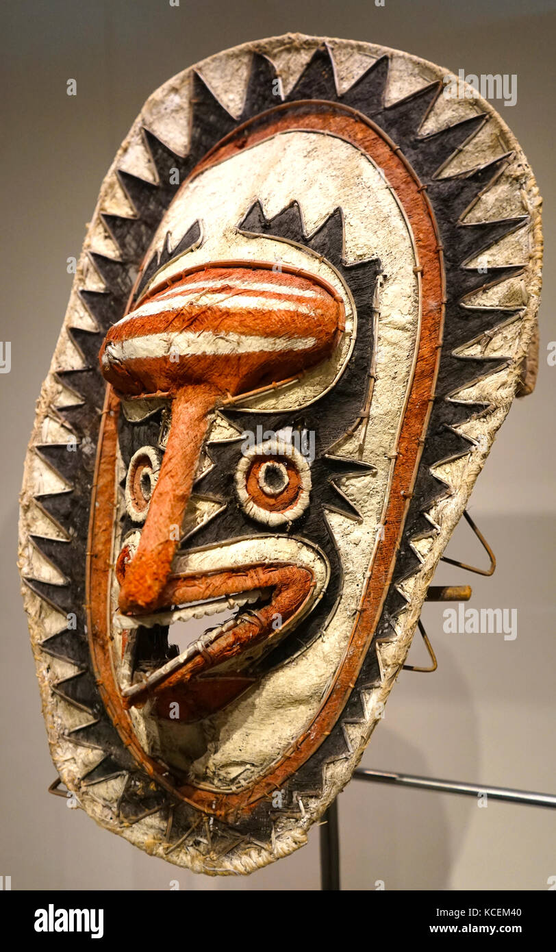 Eharo mask from Papua New Guinea. Dated 20th Century Stock Photo - Alamy