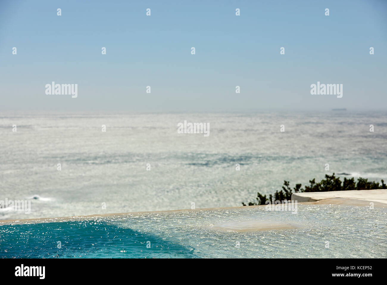 Infinity pool overlooking the sea Stock Photo - Alamy