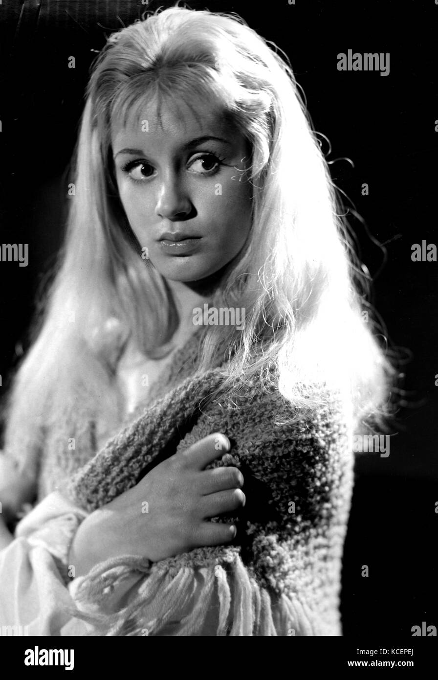 Mary ure hi-res stock photography and images - Alamy
