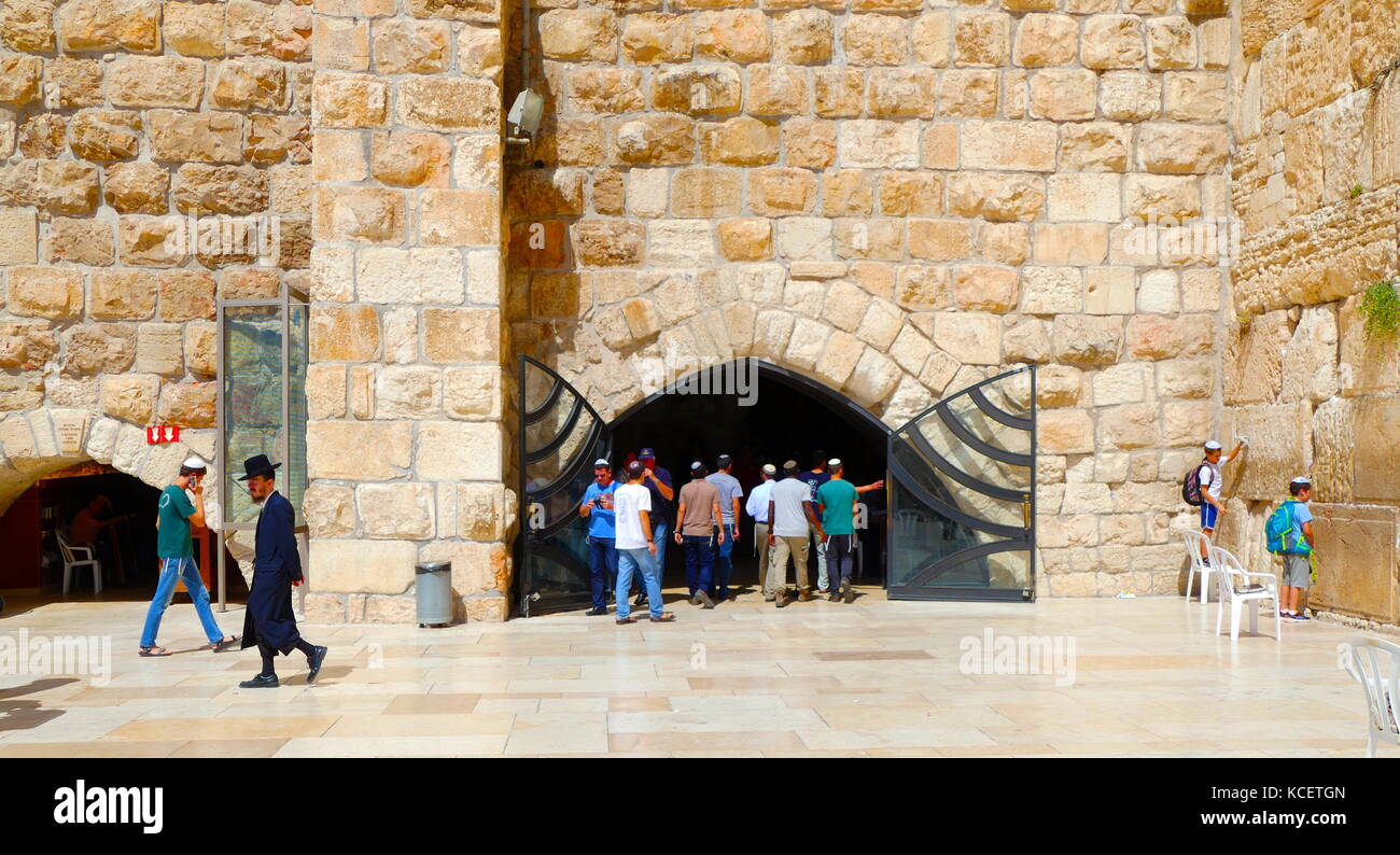 Jerusalem western wall hall hi-res stock photography and images - Alamy