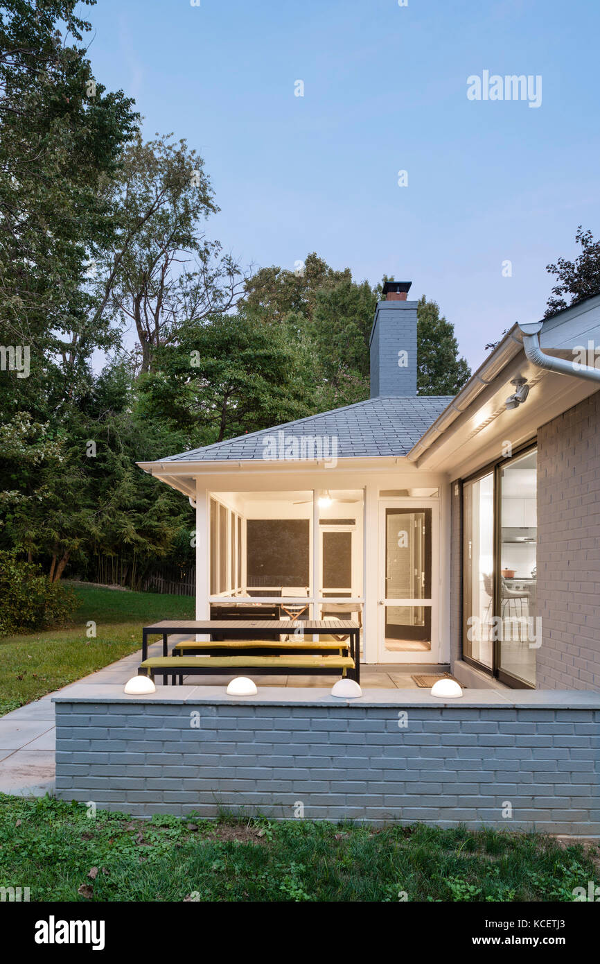 Rear house backyard hi-res stock photography and images - Alamy