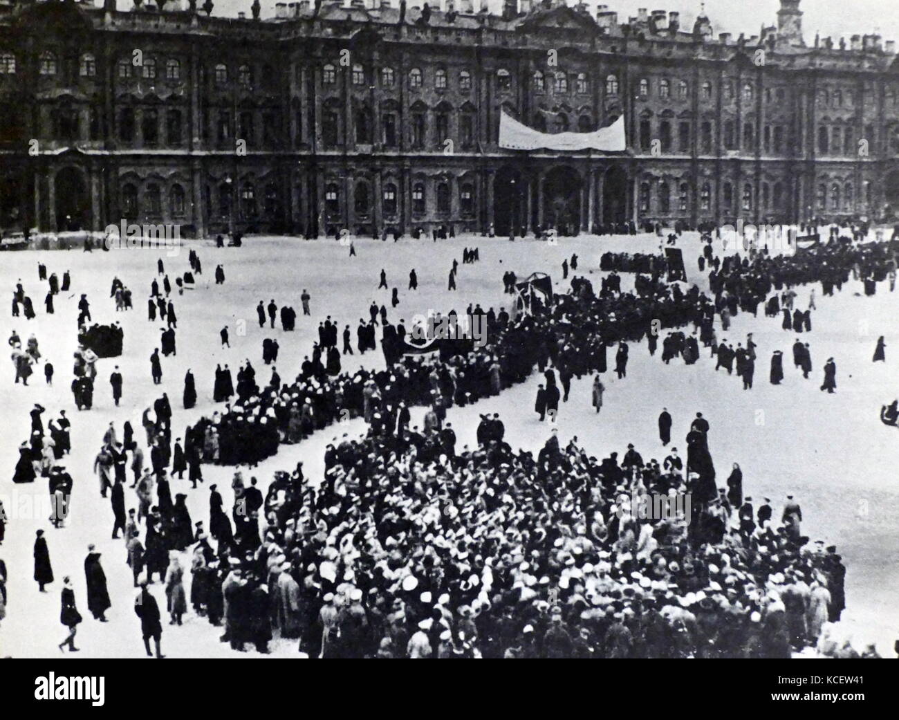 1917 winter palace hi-res stock photography and images - Alamy