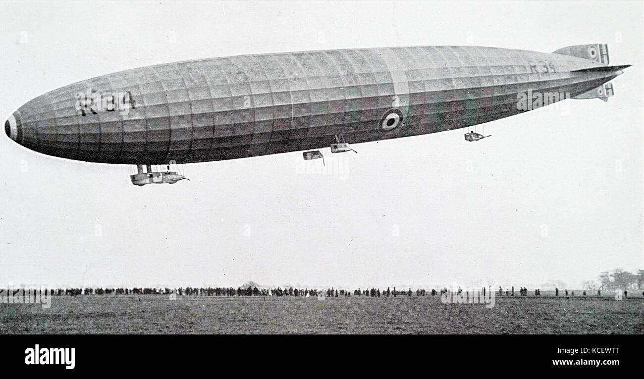 Ww1 airship hi-res stock photography and images - Alamy