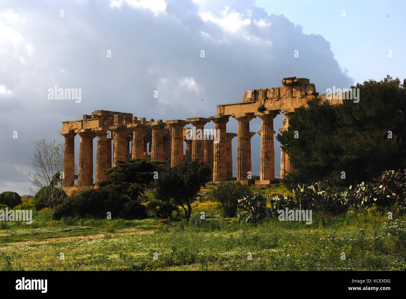 Parthenon style temples hi-res stock photography and images - Alamy