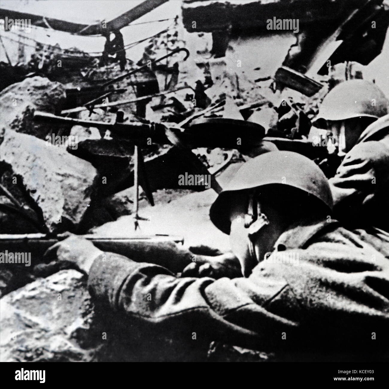 Dead body second world war hi-res stock photography and images - Alamy