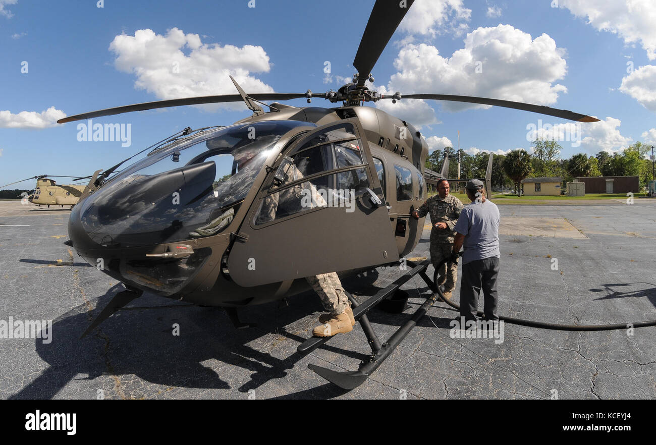 U.S. Army Soldiers with the South Carolina National Guard and Illinois ...