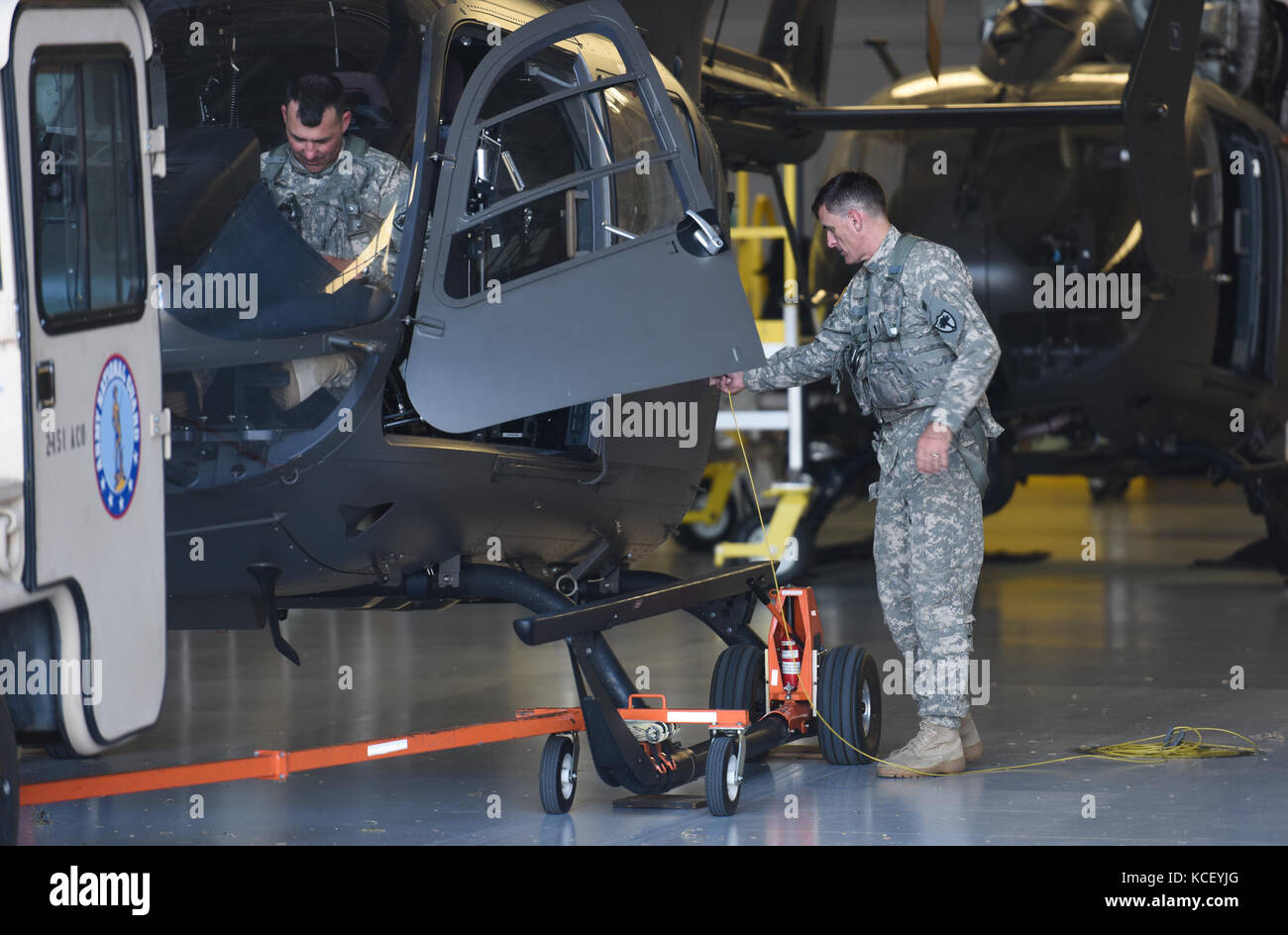 U.S. Army Soldiers with the South Carolina National Guard and Illinois ...