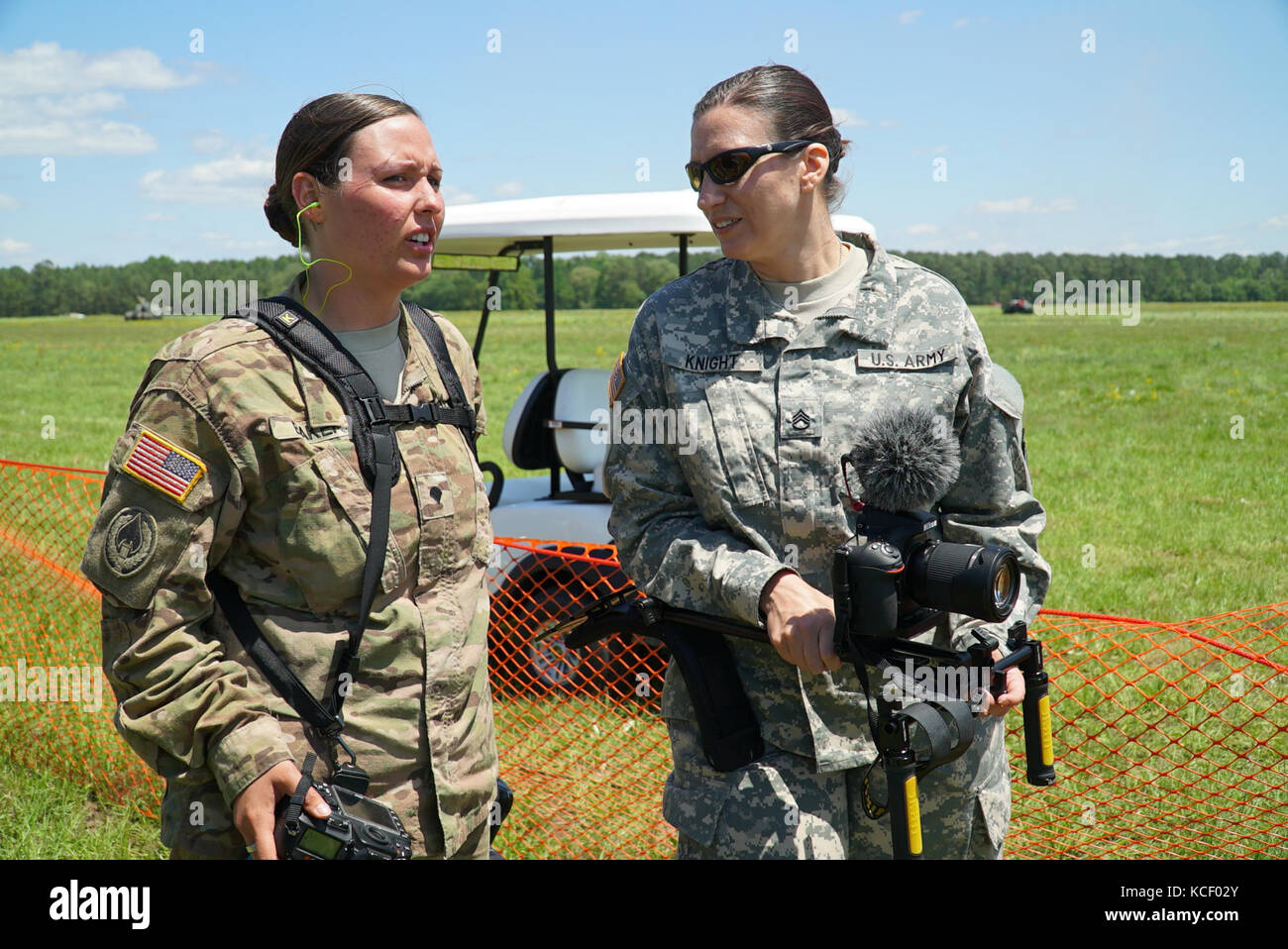 U.S. Army Staff Sgt. Erica Knight and Spc. Chelsea Baker from the South ...