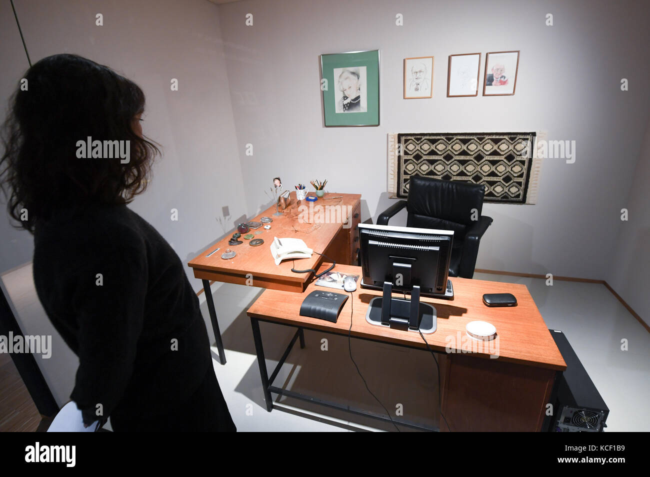 The office of literature critic Marcel Reich-Ranicki, photographed at ...