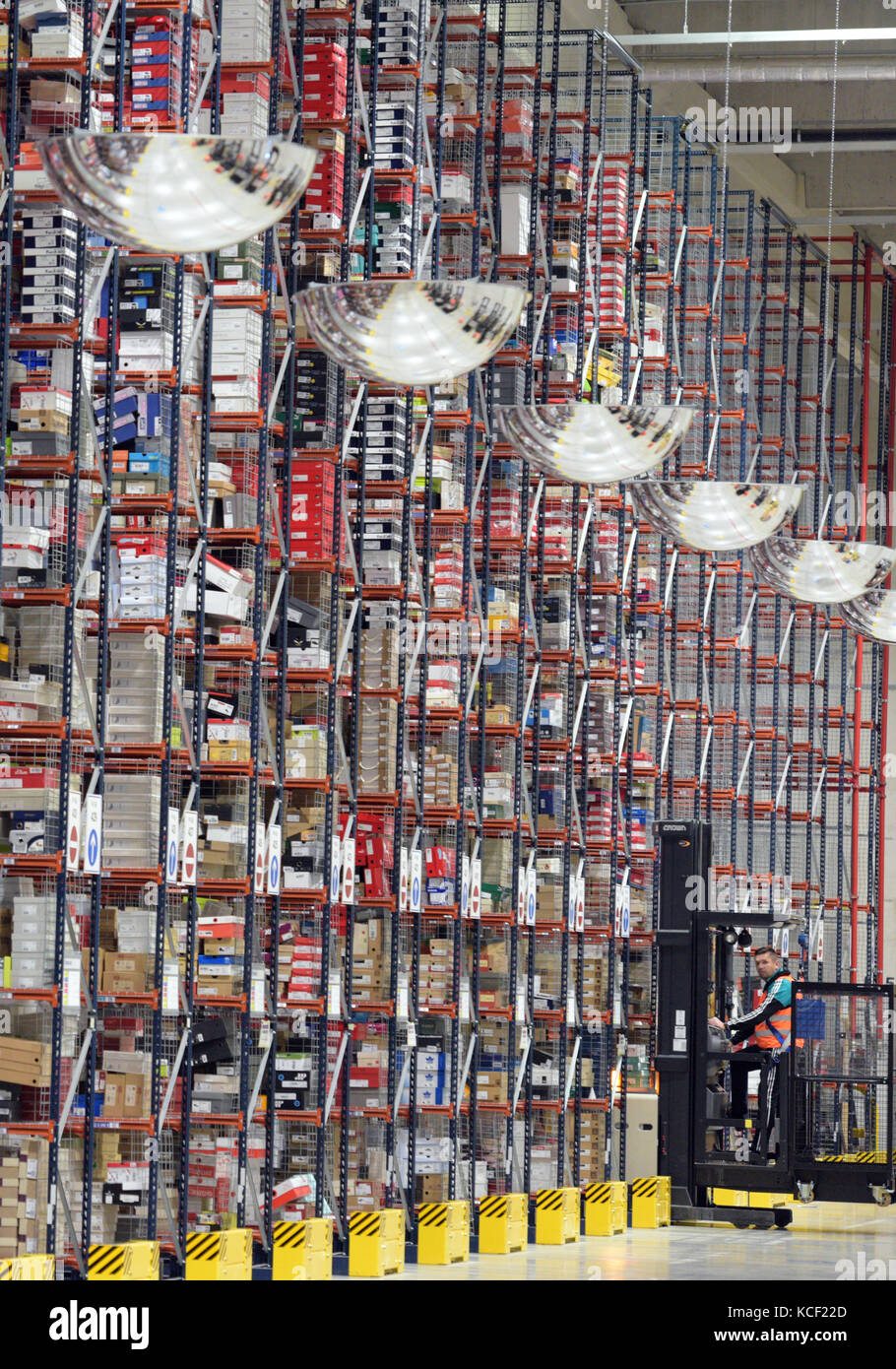 View of the logistics center of Amazon in Graben, Germany, 4 October ...