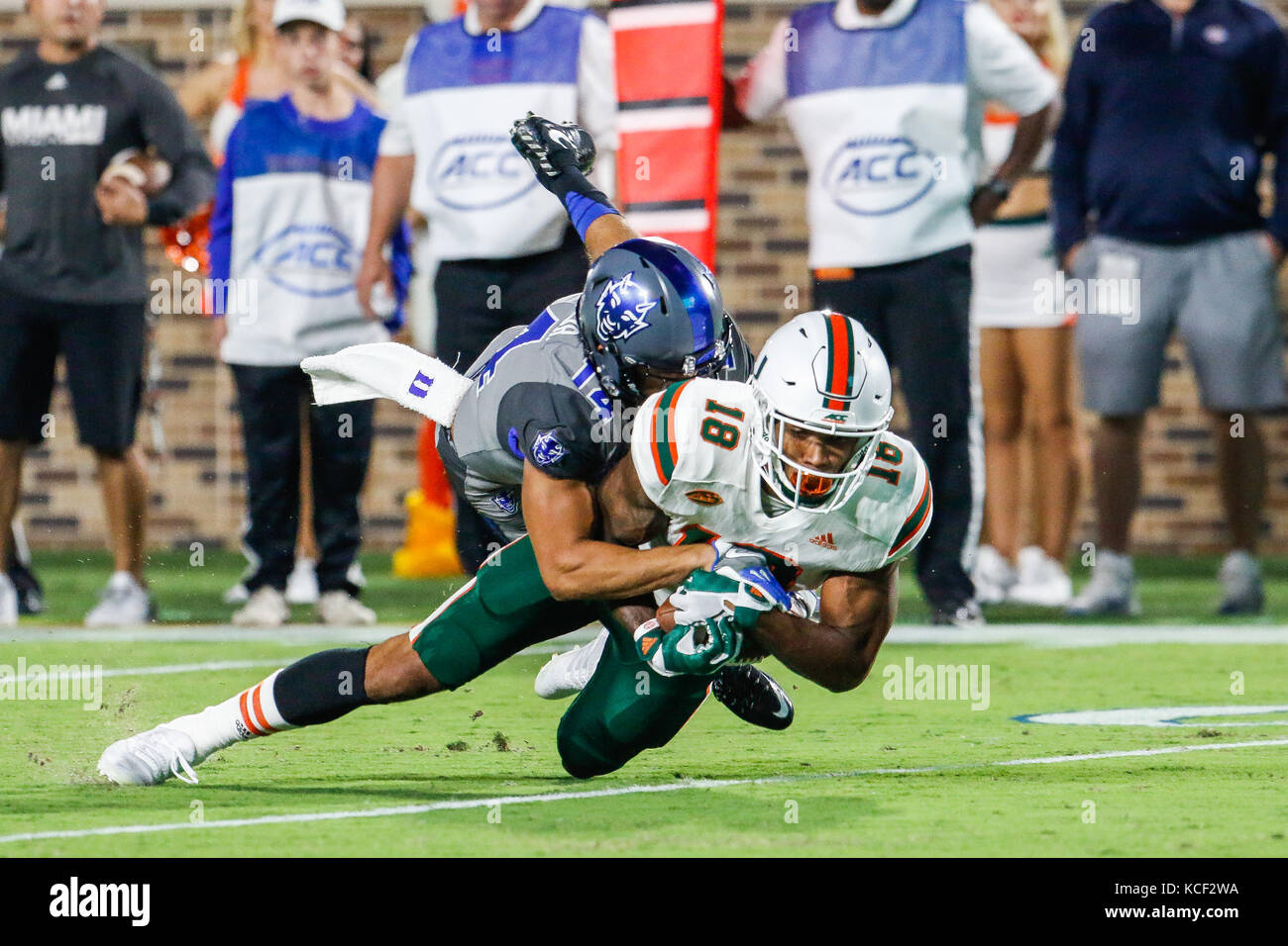 September 29, 2017: Lawrence Cager (18) of the Miami Hurricanes gets ...