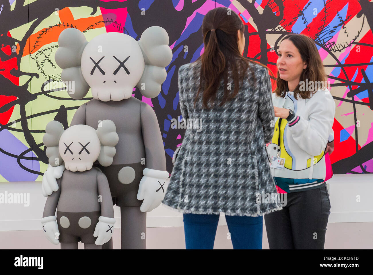 Kaws regent's park hi-res stock photography and images - Alamy