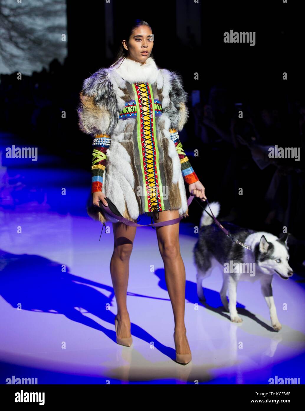 Toronto, Canada. 4th Oct, 2017. A model presents a creation during the ...