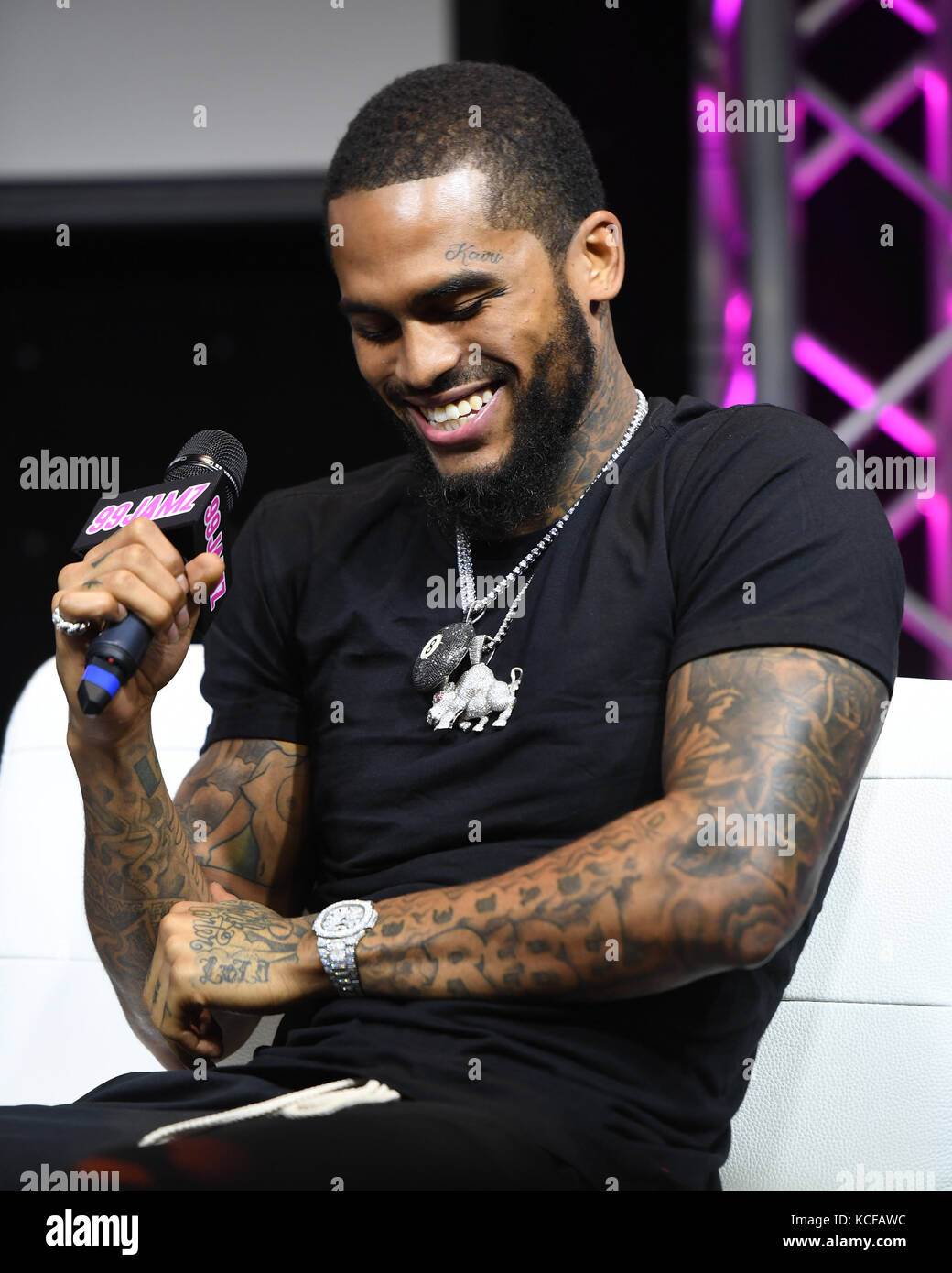 HOLLYWOOD, FL - OCTOBER 04: Dave East att Jamz Live at radio station 99 ...