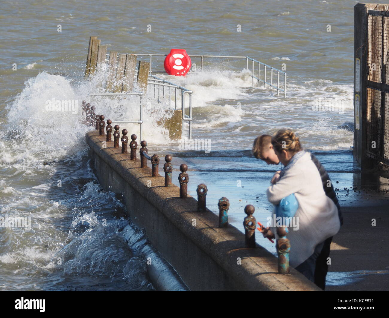 Sheerness, Kent, UK. 5th Oct, 2017. UK Weather: a windy day in ...