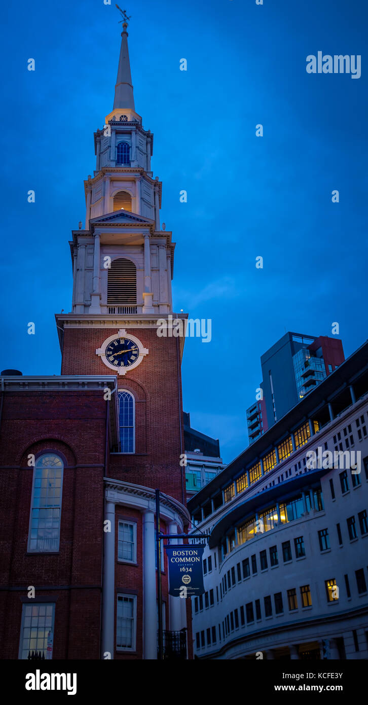 Boston Common sign in park with night sky Stock Photo - Alamy