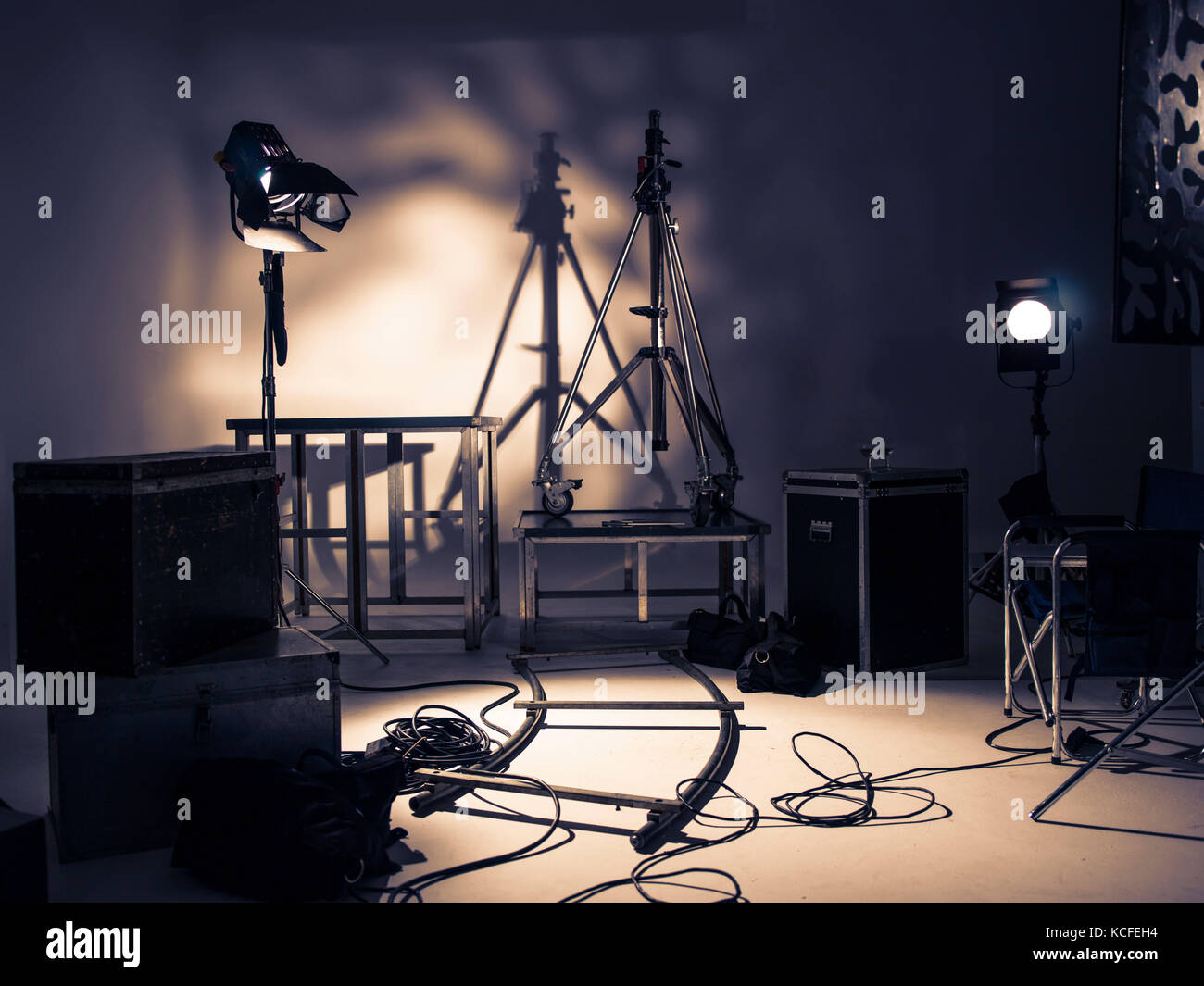 Studio reflectors hi-res stock photography and images - Alamy