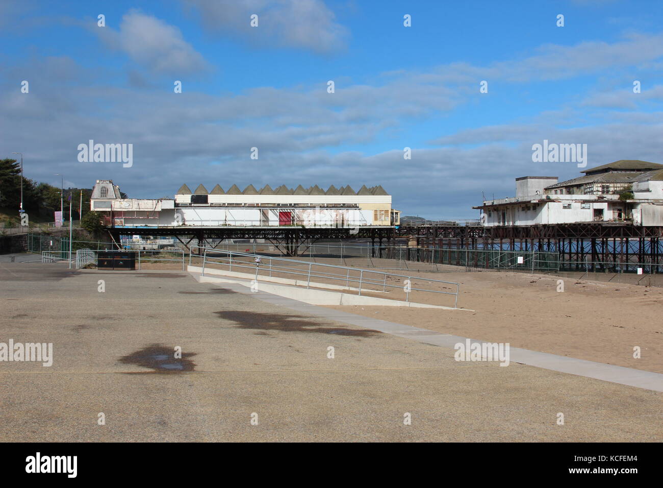 Colwyn Bay Victoria pier , part of the pier has collapsed Stock Photo ...