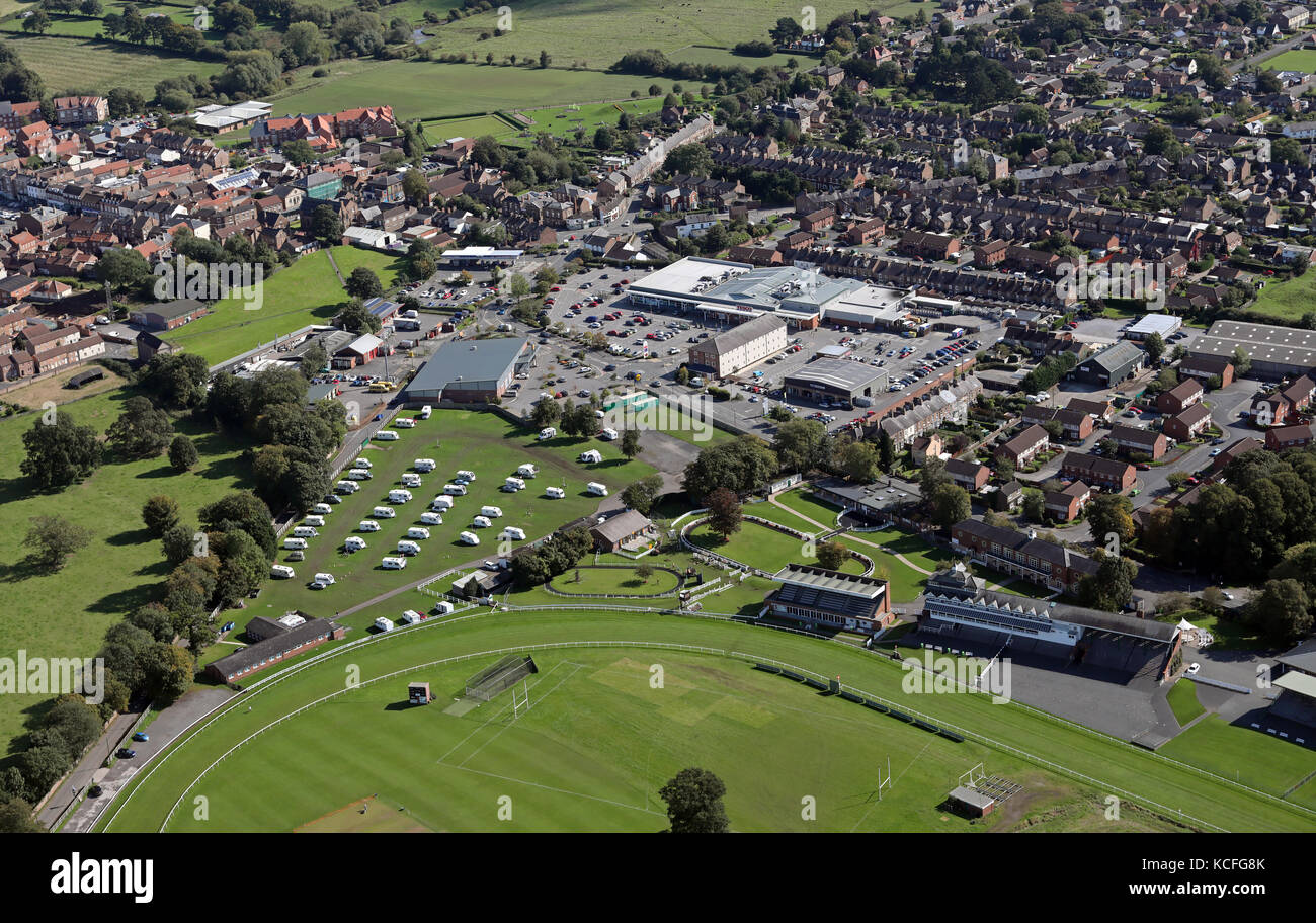 Thirsk racecourse hi-res stock photography and images - Alamy