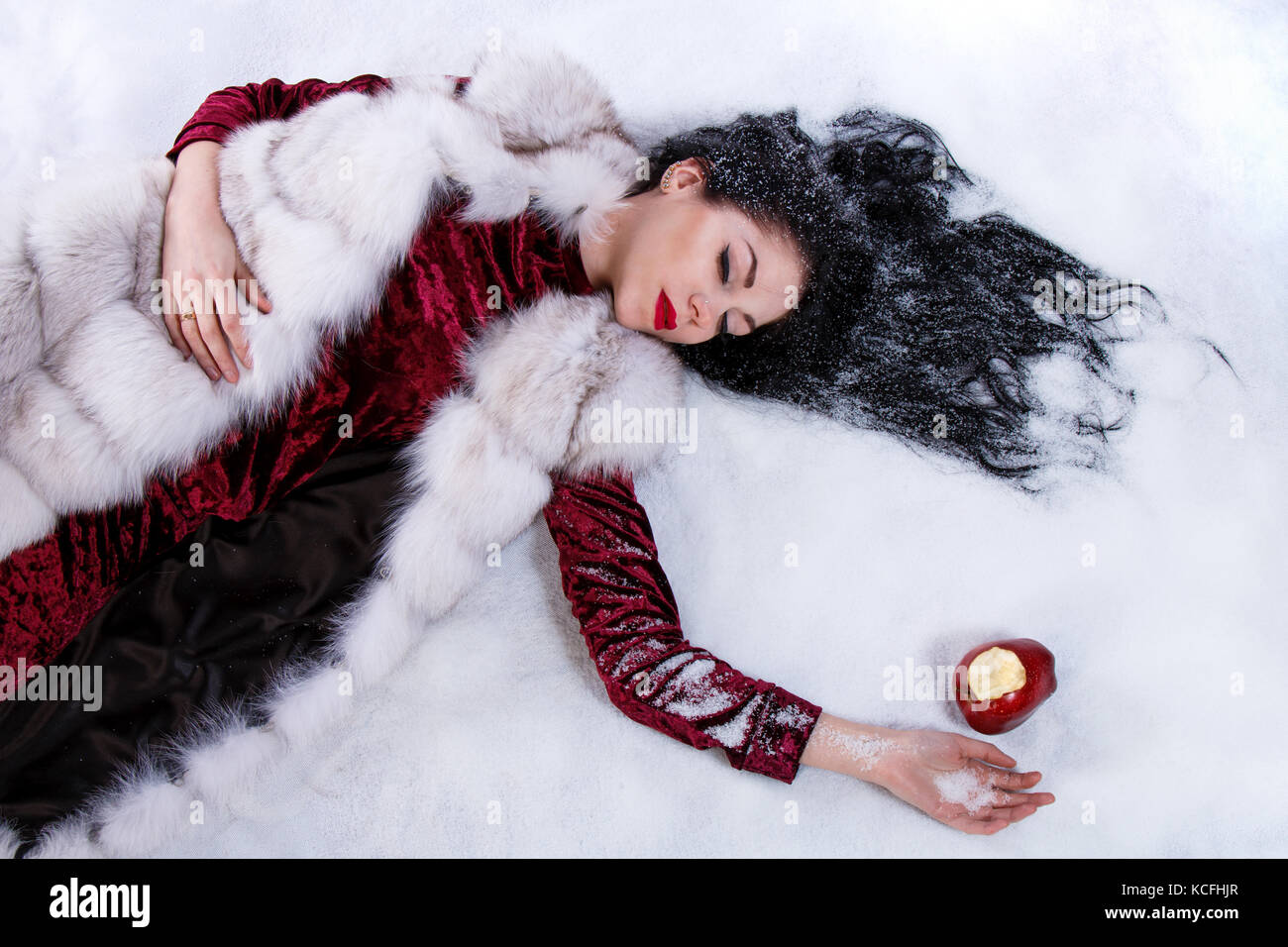 Bitten apple hi-res stock photography and images - Alamy