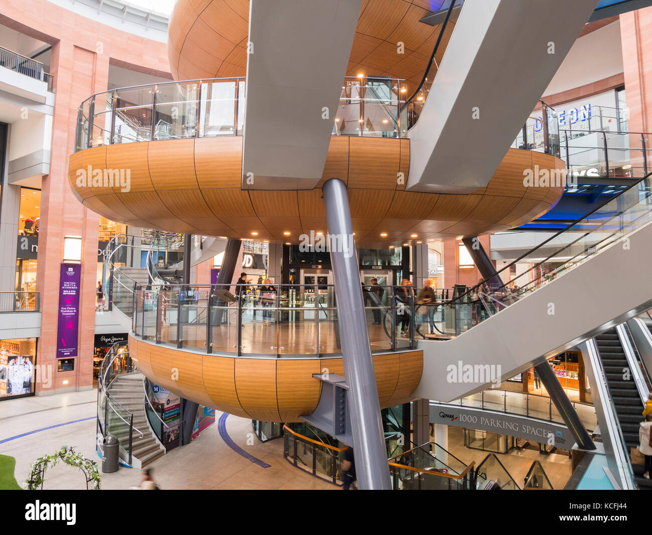 People and shops belfast hi-res stock photography and images - Alamy