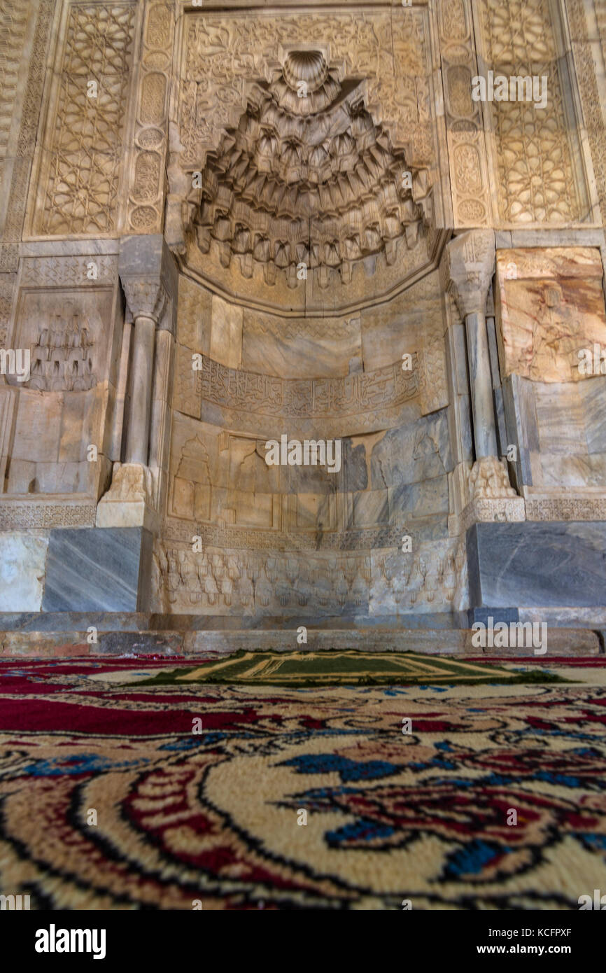 Blue mosque interior mihrab hi-res stock photography and images - Alamy