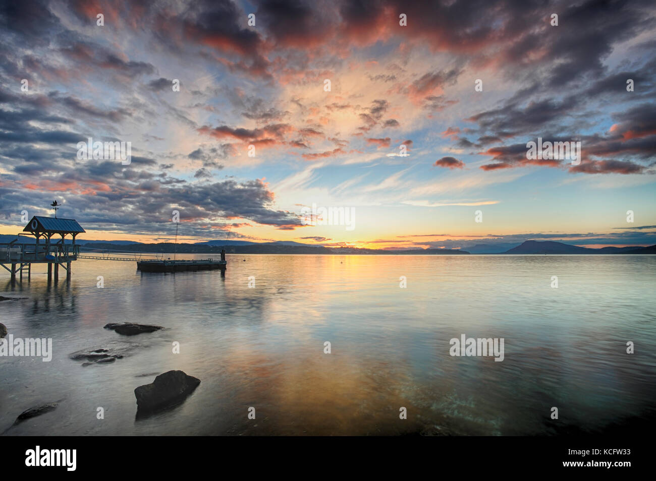 North island road north island road hi-res stock photography and images ...