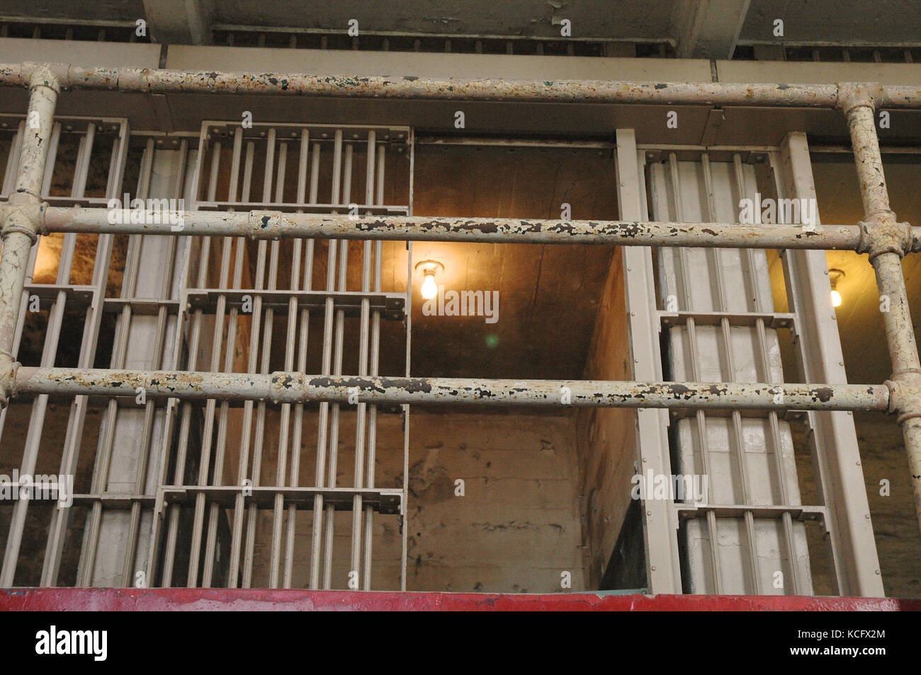 A cell door at Alcatraz Federal Penitentiary, San Francisco, USA Stock ...