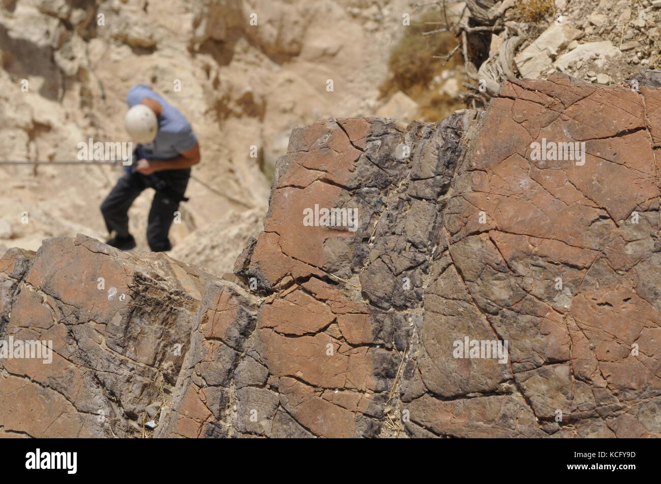 rope repelling in the desert Stock Photo - Alamy