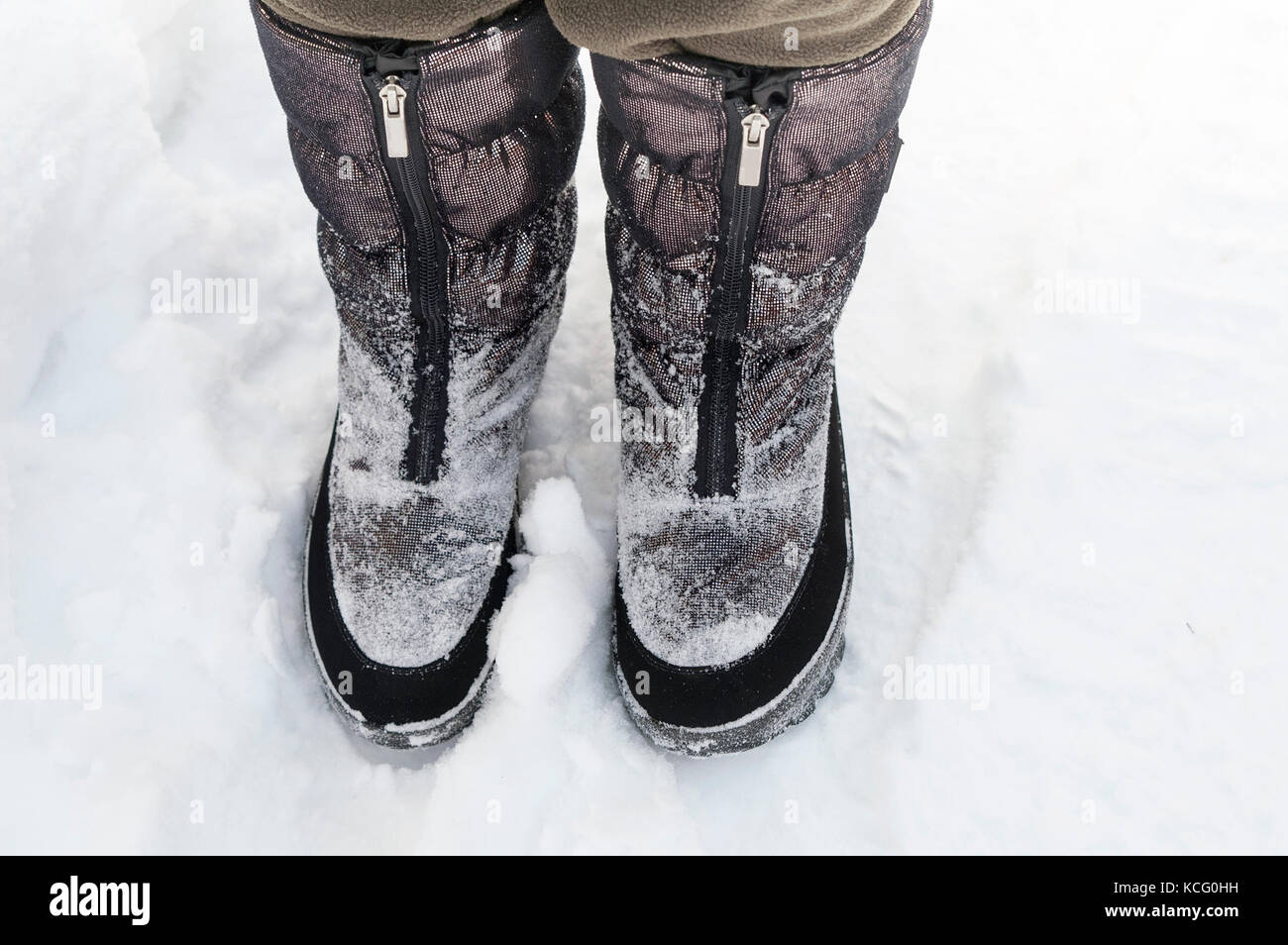 Legs human standing hi-res stock photography and images - Alamy