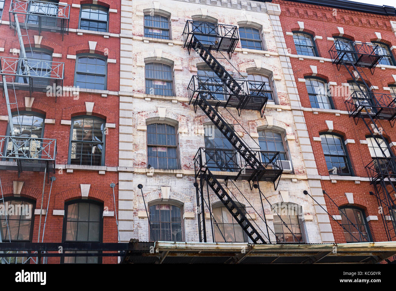 Building with stair hi-res stock photography and images - Alamy