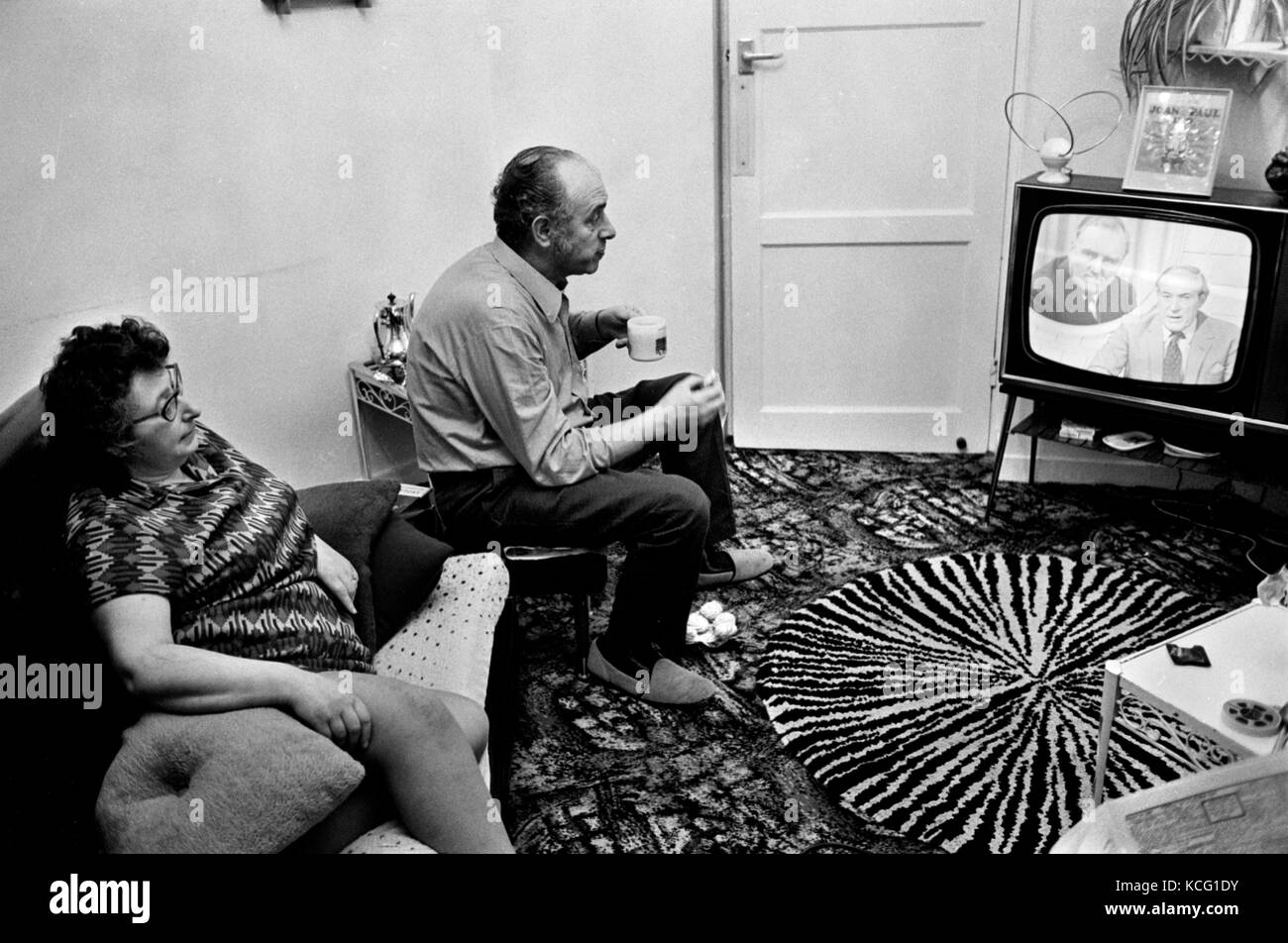 Bbc tv 1975 High Resolution Stock Photography and Images - Alamy