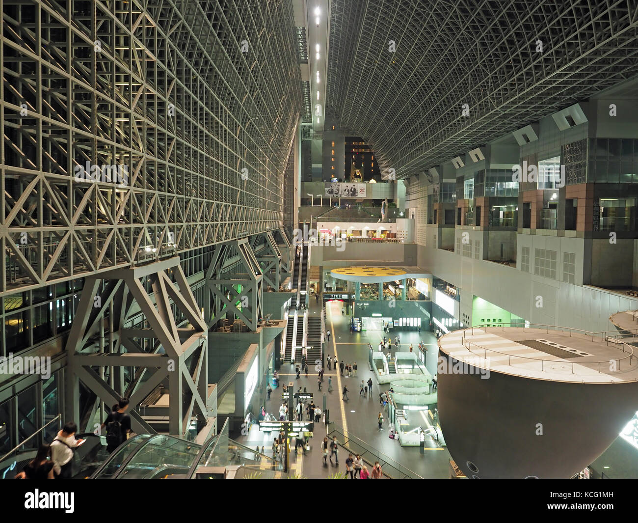 Train and railway stations hi-res stock photography and images - Alamy