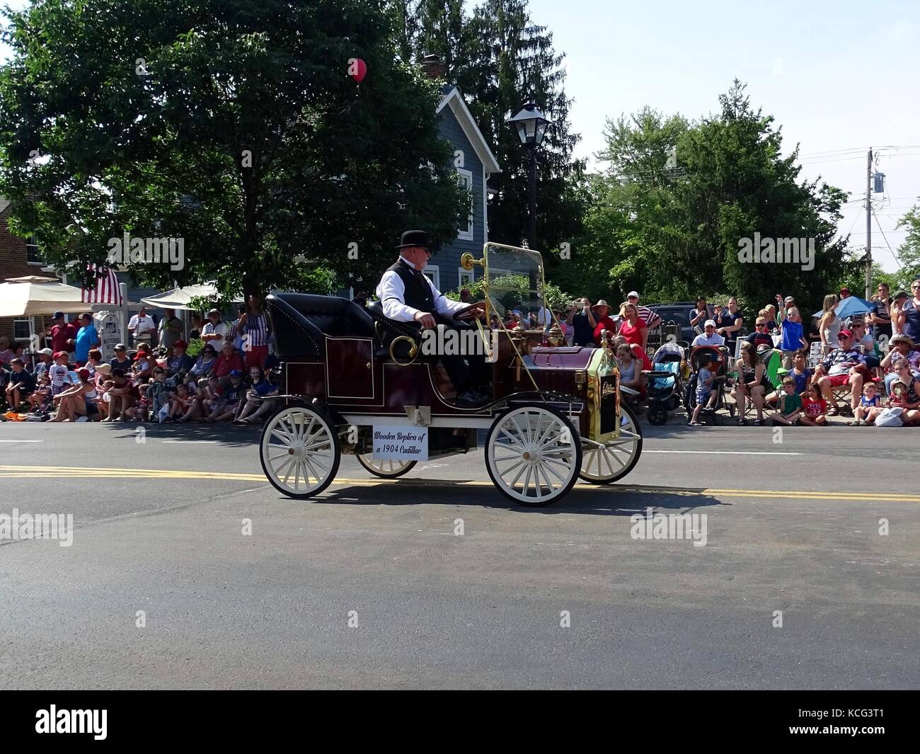 4th of july parade hi-res stock photography and images - Alamy
