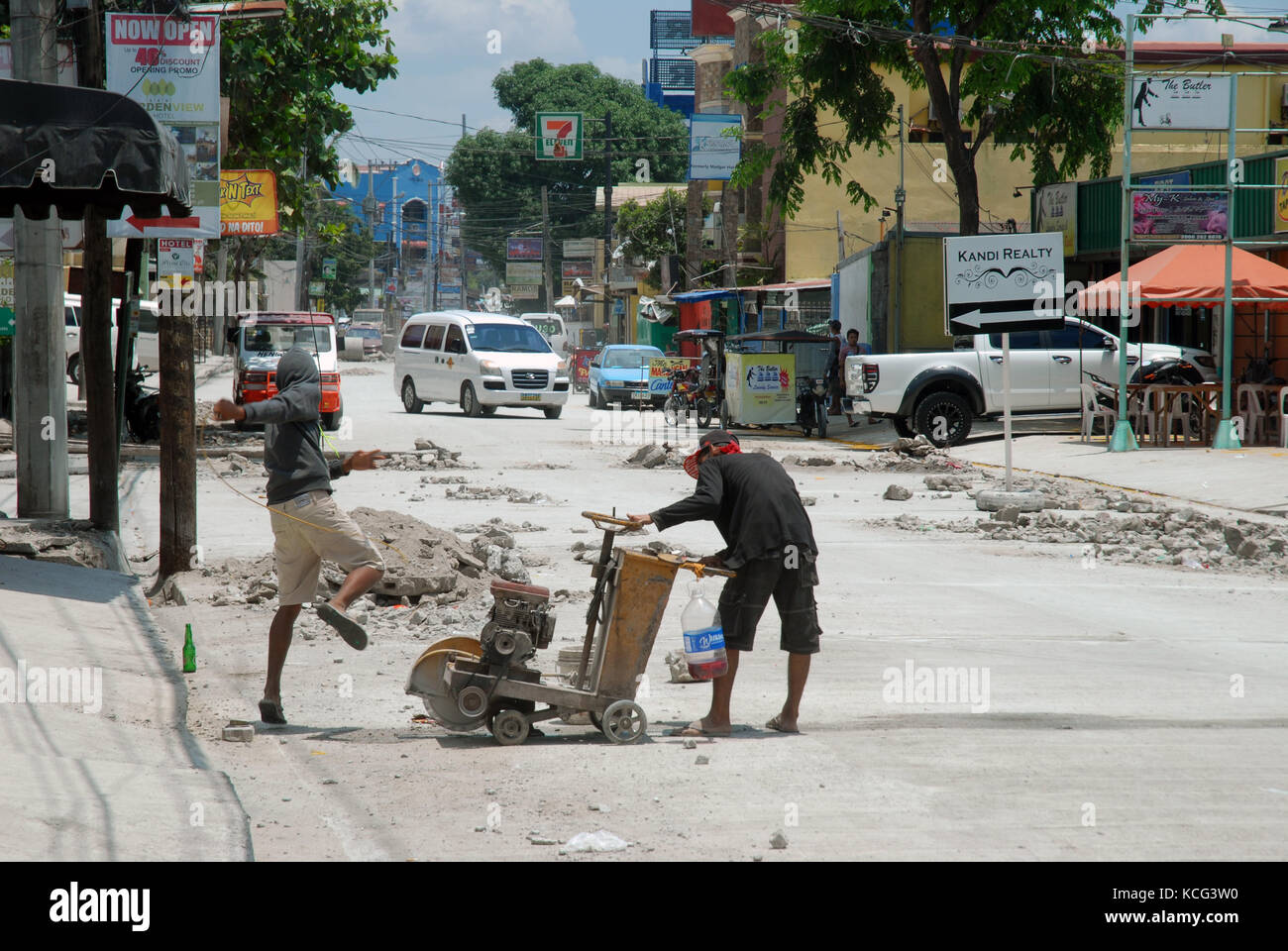 Philippines construction workers hi-res stock photography and images ...