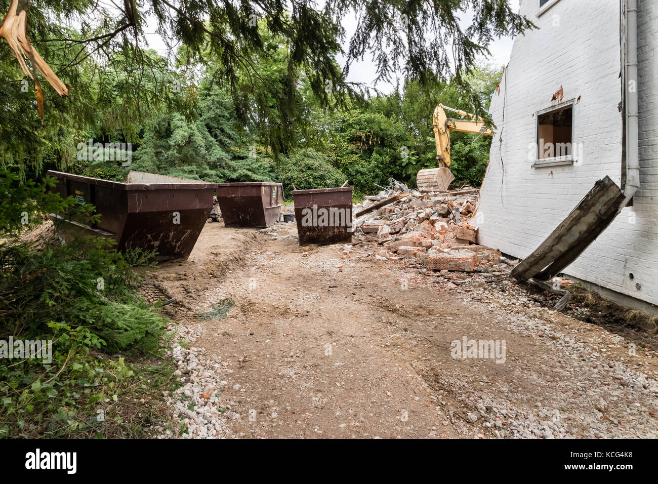 Process demolition old building hi-res stock photography and images - Alamy