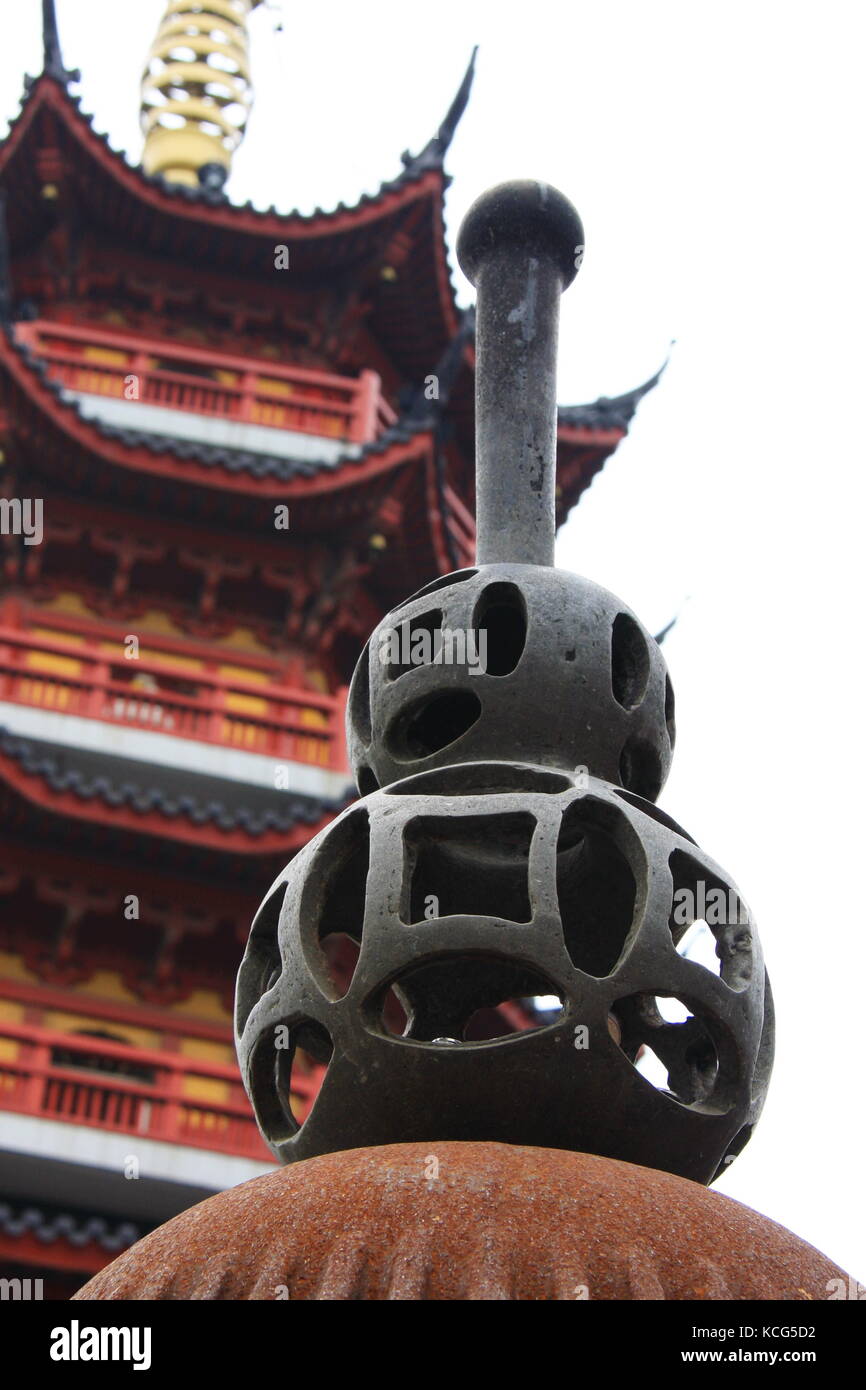 Incense praying pot chinese hi-res stock photography and images - Alamy