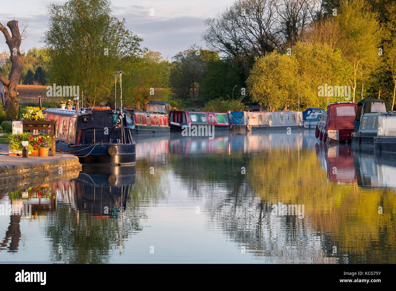 Thrupp hi-res stock photography and images - Alamy